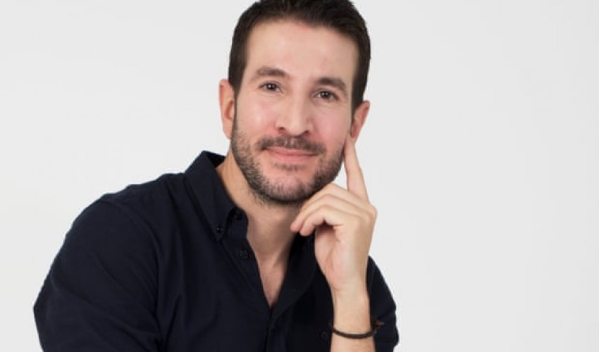 The English School: An English School Graduate tops NY best seller list